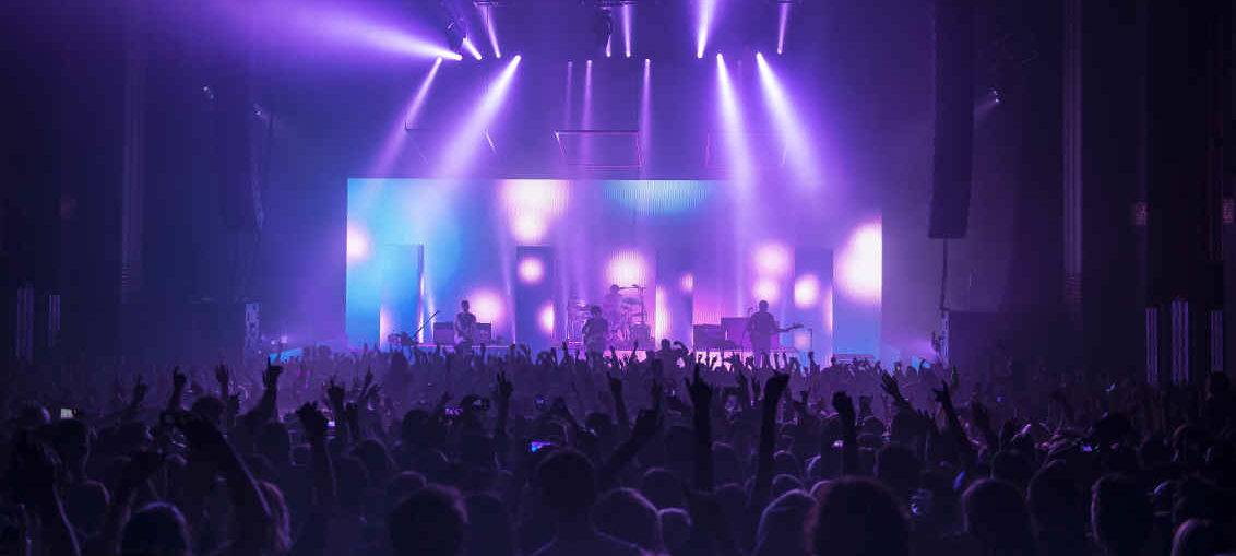 EUR: Clay Paky Fixtures Augment The 1975’s Inspired Staging – ETA